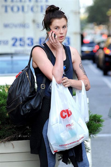 Ireland Baldwin Goes For Shopping 7282015 1 Lacelebsco