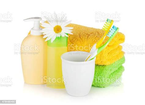 Stark이 디자인하는 것은 인테리어 디자인에서 칫솔 샴푸 병 타월들 및 Flowe 0명에 대한 스톡 사진 및 기타 이미지