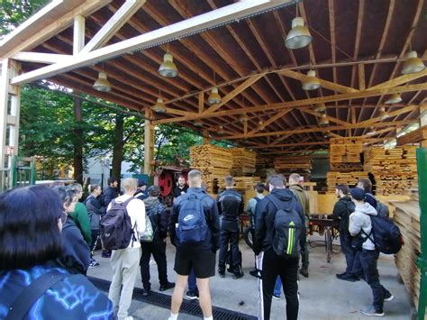 Besuch Der HNE Und Waldgang Durch Den Forstbotanischen Garten