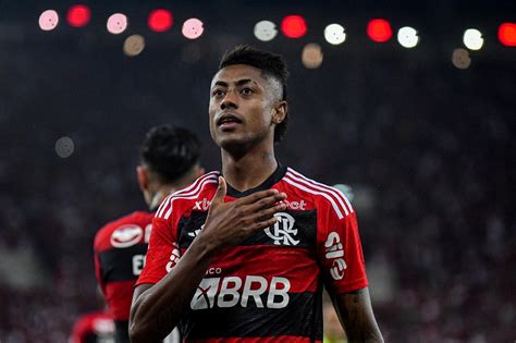 Bruno Henrique A Disputa Entre Palmeiras E Flamengo Pelo Atleta