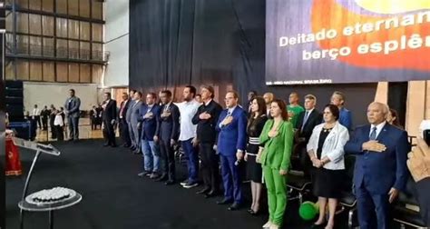 Bolsonaro faz discurso em tom de guerra religiosa em culto evangélico