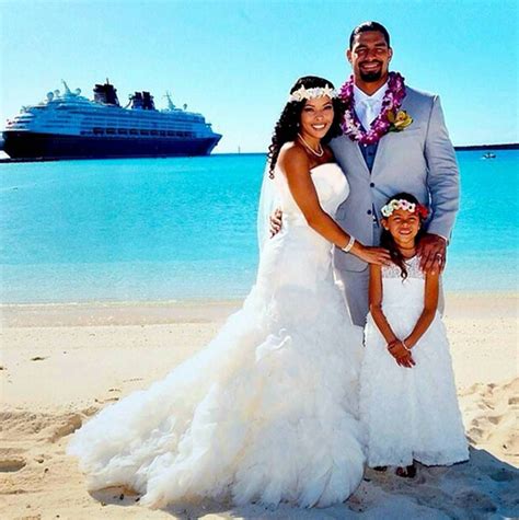 Roman Reigns Real Name Age Height Net Worth Father Mother Wife