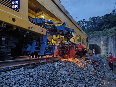 我国西南三大铁路干线襄渝、达成、成昆铁路大修完工 中国交通网 Traffic In China