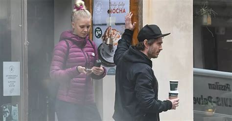 sebastian rejman ja lotta hintsa kuhertelivat hienostoalueella katso