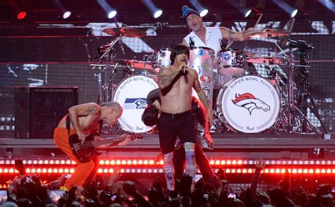 Anthony Kiedis De Red Hot Chili Peppers Es Hospitalizado De Urgencia