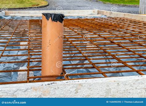 Metal Reinforcement Grid And Wood Frame For Reinforced Concrete
