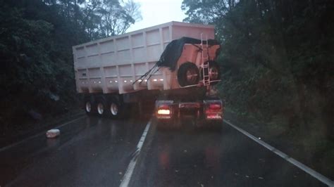 Acidente Entre Duas Carretas Interdita Totalmente A Rodovia Anchieta