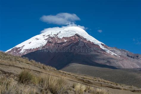 Volcán De Chimborazo La Cumbre Más Alta De Ecuador Foto de archivo