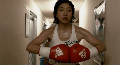或定档春节，贾玲拍《热辣滚烫》要减肥100斤，顺手还导演一部新片票房电影李焕英