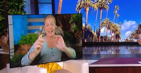 Ellen Degeneres Reçoit Amy Schumer Dans Son émission The Ellen Show à
