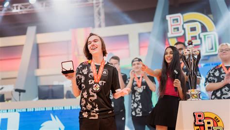 Team Spirit стали чемпионами крупного турнира Donk разрывает
