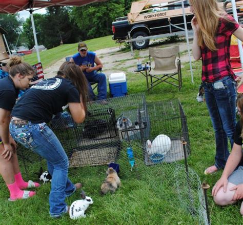 Vinton Today Vs Ffa Helps At Garrison Fun Day