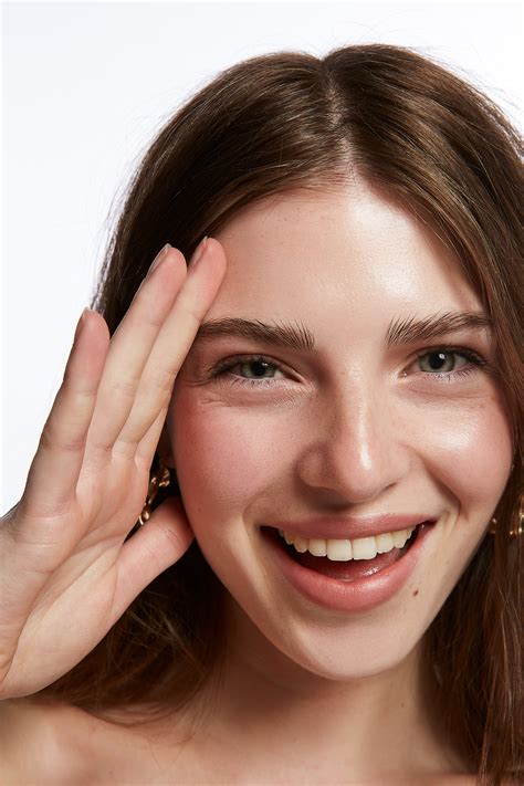 The Vibe Education X Lucy Kinnen Skinimal