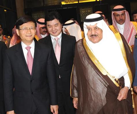 中国国务委员孟建柱与沙特第二副首相举行会谈