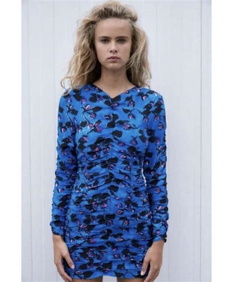 Яскраве плаття в квітковий принт — ціна 578 грн у каталозі Короткі сукні Купити жіночі речі за