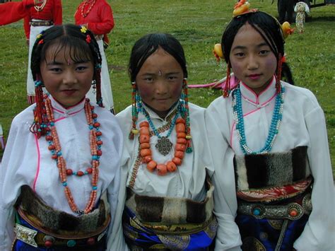 Dressed Up Young Tibetan Girls Mandala Collections Images
