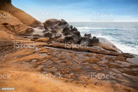 Yehliu 지질에서 바다 해안 0명에 대한 스톡 사진 및 기타 이미지 0명 대만 바다 Istock