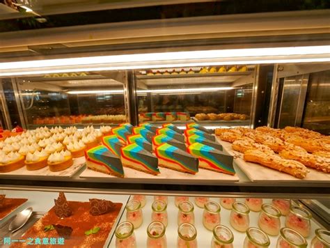 台北喜來登大飯店 十二廚自助餐 平日午餐buffet～龍蝦湯蒸螃蟹吃到飽，整修後菜色大升級 Line購物
