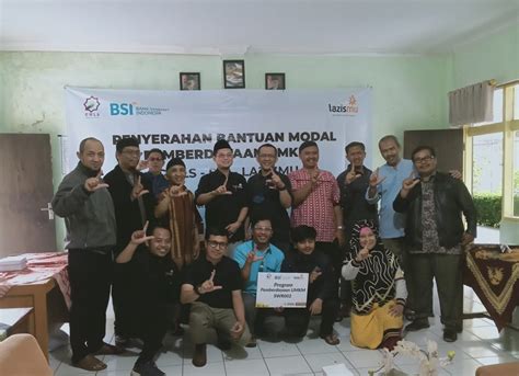 Dorong Usaha UMKM Lazismu Serahkan Bantuan Modal Pemberdayaan WARTAMU ID