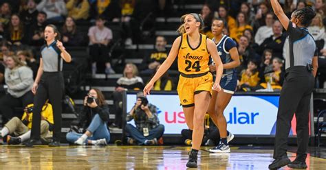 Hawkeyes Knock Off Maryland Behind A Career Night From Marshall