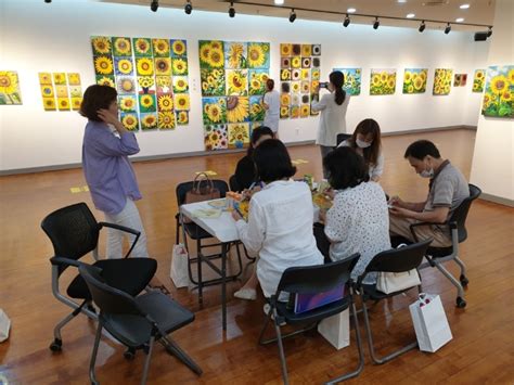돈과 건강 행운이 들어오는 해바라기그림 카페 앨범 해바라기그림 해운대화실