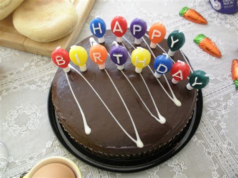 무료 이미지 초콜릿 빵 굽기 디저트 요리 생일 케이크 초코 케이크 착빙 퐁당 과자 구운 식품 Torte