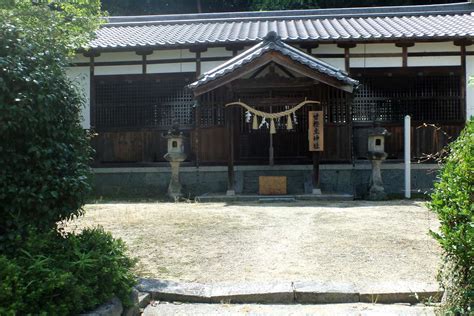 拝殿前より甘樫坐神社奈良県高市郡明日香村 八百万の神