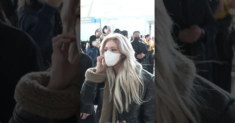 전소미 금발머리 휘날리며 오사카를 향해 출발~ [md동영상]