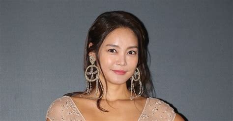 [et포토] 안현모 시스루로 어깨 고정