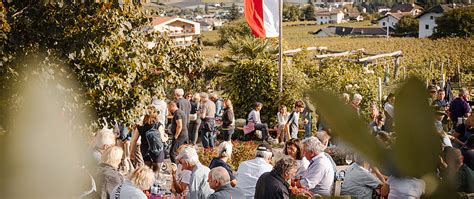 Urlaub In Eppan An Der Weinstraße Berge Burgen Wein