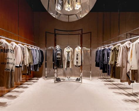 Burberry And Tencent Collaborate On Interactive Wechat Shop In Shenzhen Gra