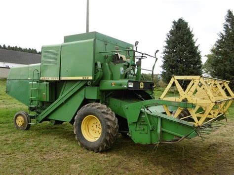 John Deere 952 Combine