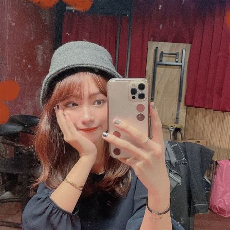 浪live上的🐈姿昀 謝謝大家幫我完成了一個熱鬧的週年公演🙇🏻‍♀️🙇🏻‍♀️