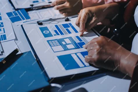 Premium Photo Young Asian Business Creative Team Work Together Mobile Application Software