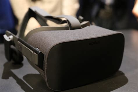 Oculus Unveils Consumer Rift Headset With Xbox One Controller Techcrunch