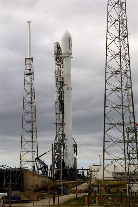 Spacex Targets Dramatic Nighttime Falcon 9 Launch And Daring Cape