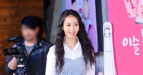 [td포토] 김정민 우아하게 드러낸 각선미
