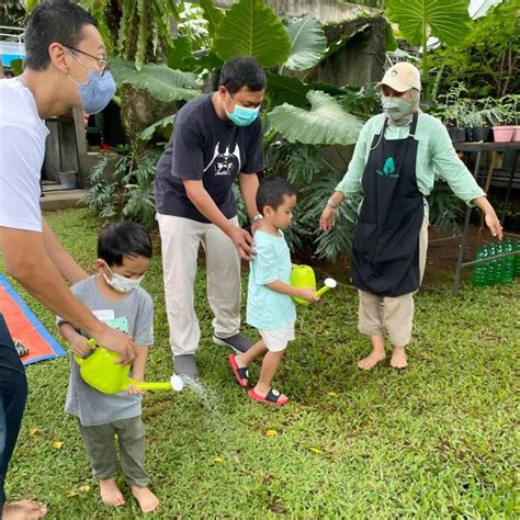 Jadi Tempat Nongki Anak Jaksel Dia Lo Gue Padukan Art Space Dan Toko