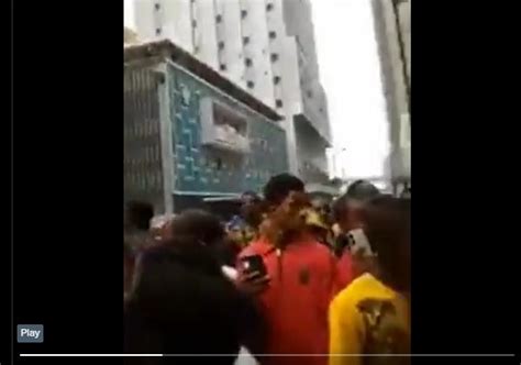 Crowd At Cbn Officelagos As Nigerians Struggle To Deposit Their Old