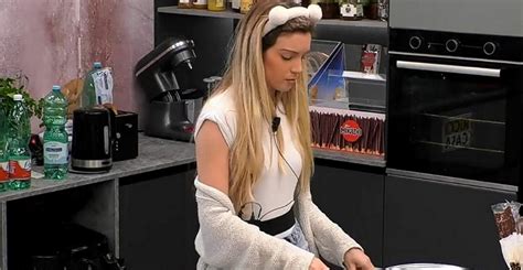 Anita Olivieri Perde Le Staffe Al Gf Contro I Concorrenti