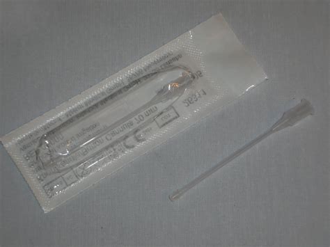 Einmal Knopfkanüle aus Kunststoff steril 41515