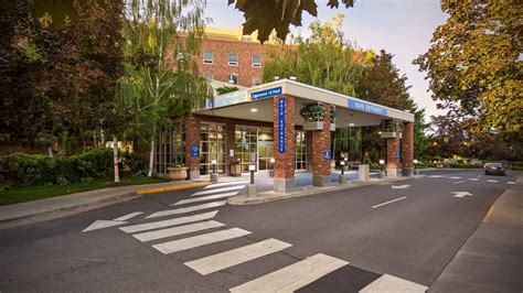 Bebé muere tras ser olvidado por su madre lo dejó más de 8 horas dentro del auto