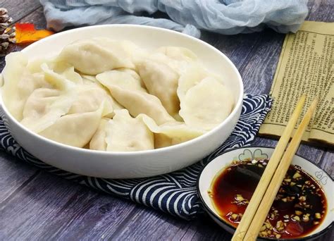 现包的生肉饺子一般要煮多久怎么判断煮饺子熟了 家酷网