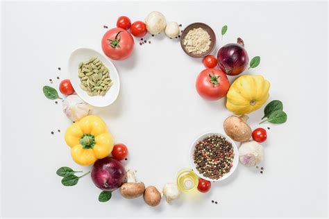 白色背景图上的蔬菜和大料图片下载 觅知网