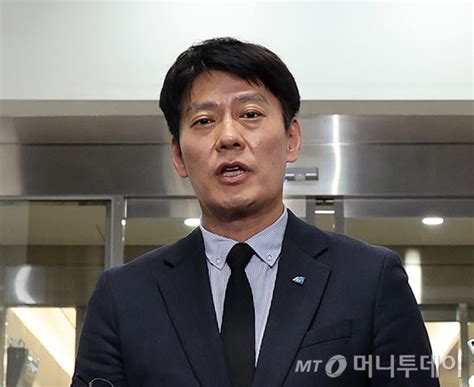 민주당 국군의날 대통령의 임무는 해병대원 특검 수용