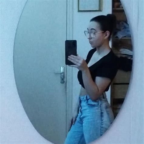 Clara🎱 Claraslrt • Threads Say More