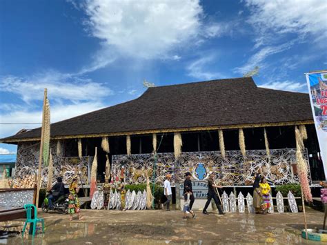 Balai Adat Kampung Bena Baru Di Berau Perlu Perluasan Kakam Kami