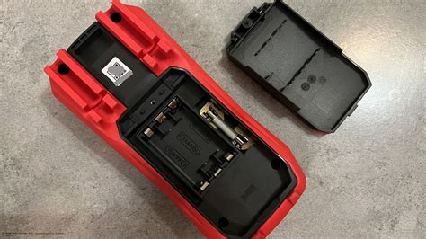 Вид мультиметра Uni T Ut60s сзади фотография от ЗАО Вива Телеком