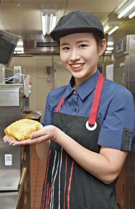 【画像】美少女すぎる女子高生マクドナルド店員さんⅴww まにゅそく 2chまとめニュース速報vip