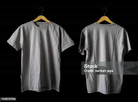 Tshirt Polos Dengan Gantungan Untuk Desain Mockup Tshirt Kosong Dari